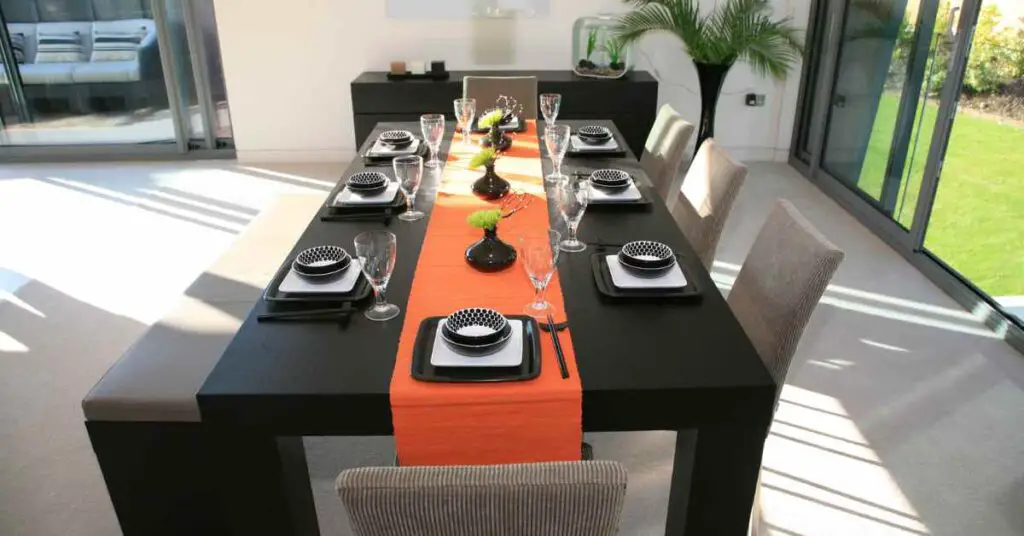What Size Dining Table For 12x12 Room Explained 